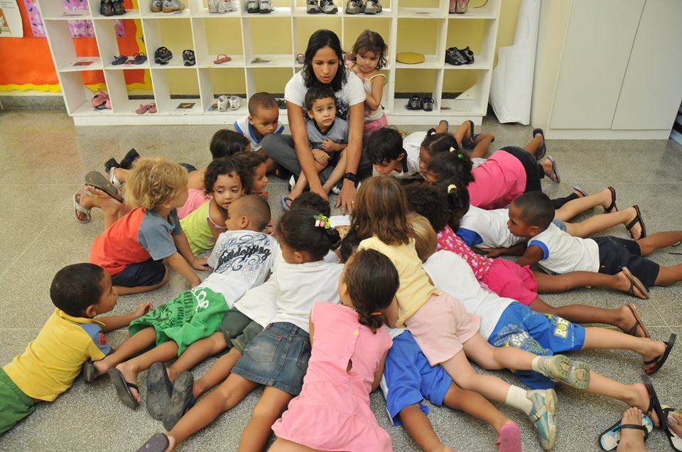 Conhece uma escola de tempo integral? Conte para a gente! - Centro de ... Conhece uma escola de tempo integral? Conte para a gente! - Centro de ...