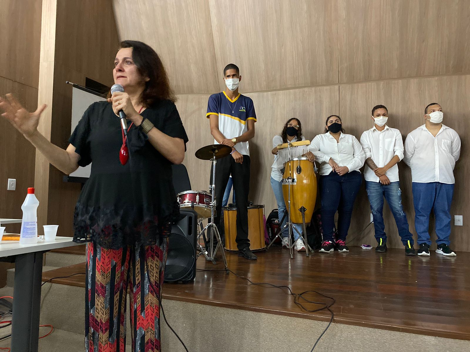 Jaqueline Moll defende educação integral para reconstruir o país