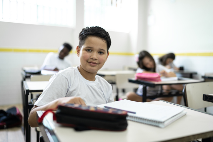 Construir a democracia é tarefa cotidiana da educação, diz Helena Singer